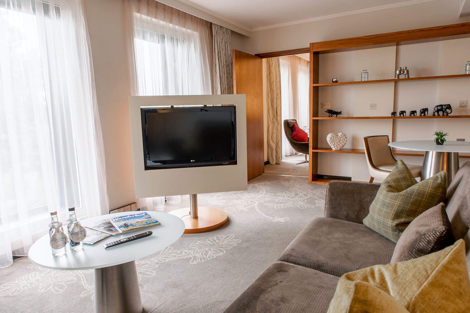 Book a One Bedroom Suite near Heathrow - Hilton T5 Hotel