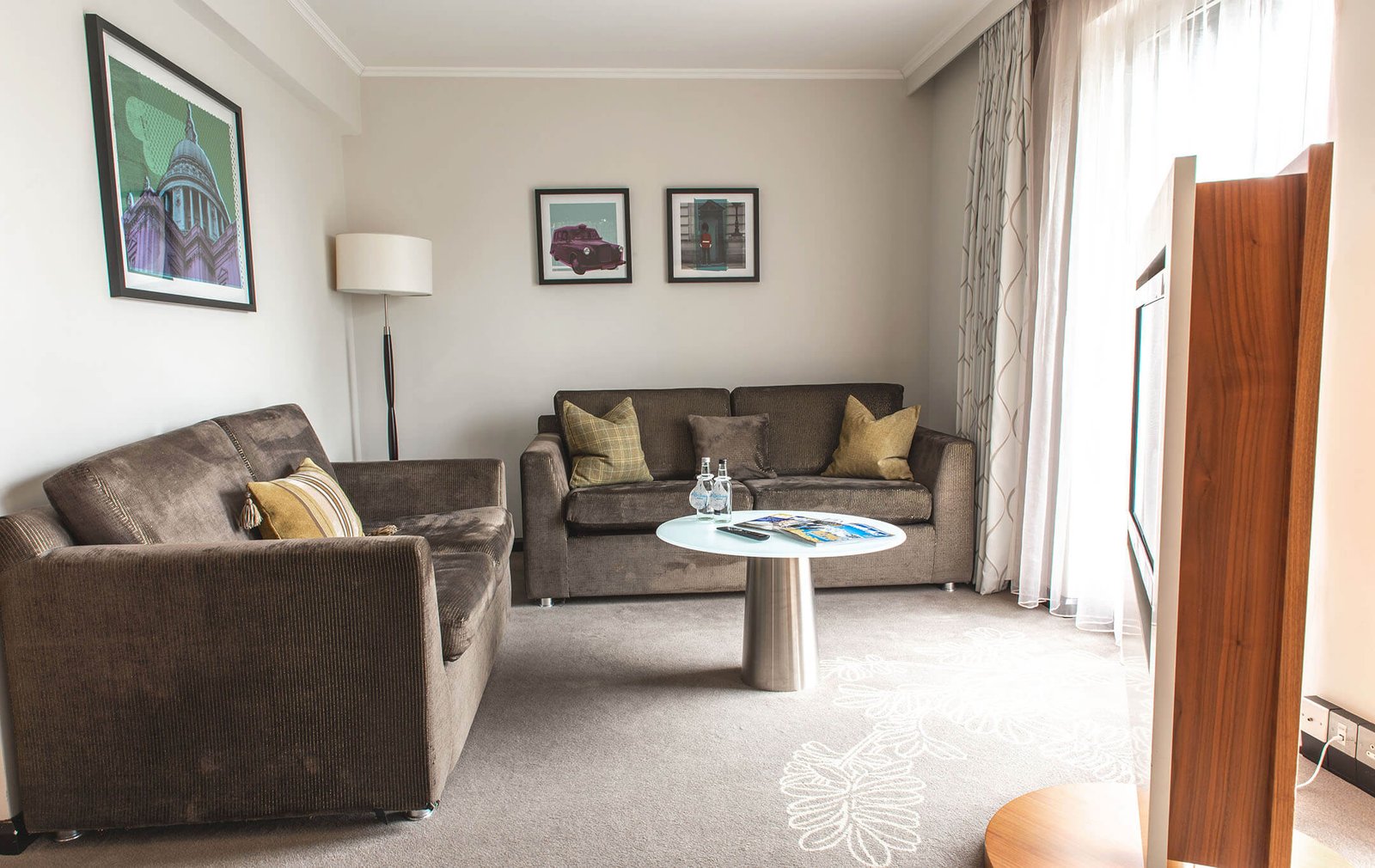 Book a One Bedroom Suite near Heathrow - Hilton T5 Hotel